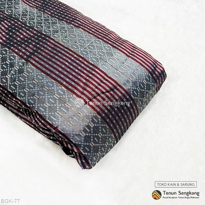 Jual Kain Tenun Baltong Kristal Dobby Sutra Bugis Makassar Silver Marun - Tenun Sengkang BGK-77 ...