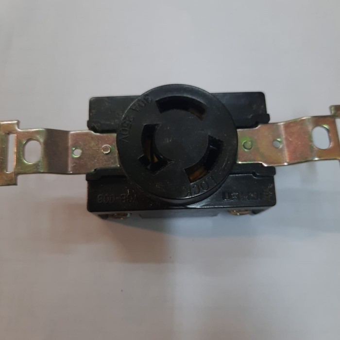 Jual SOCKET GENSET 3 PIN MALE / FEMALE 30A LOCK | Shopee Indonesia