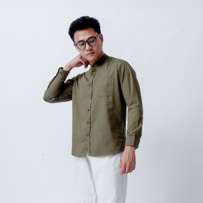 Jual Common Goods Long Light Weight Koko Shirt - Army Green | Shopee ...