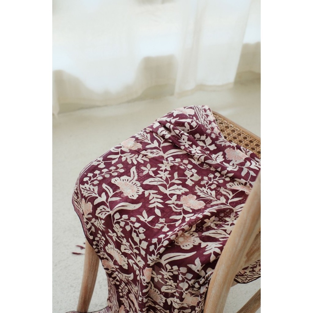 Jual Batik Ratu - Rambat Dolar in Maroon - Syal Batik Sutra | Shopee ...