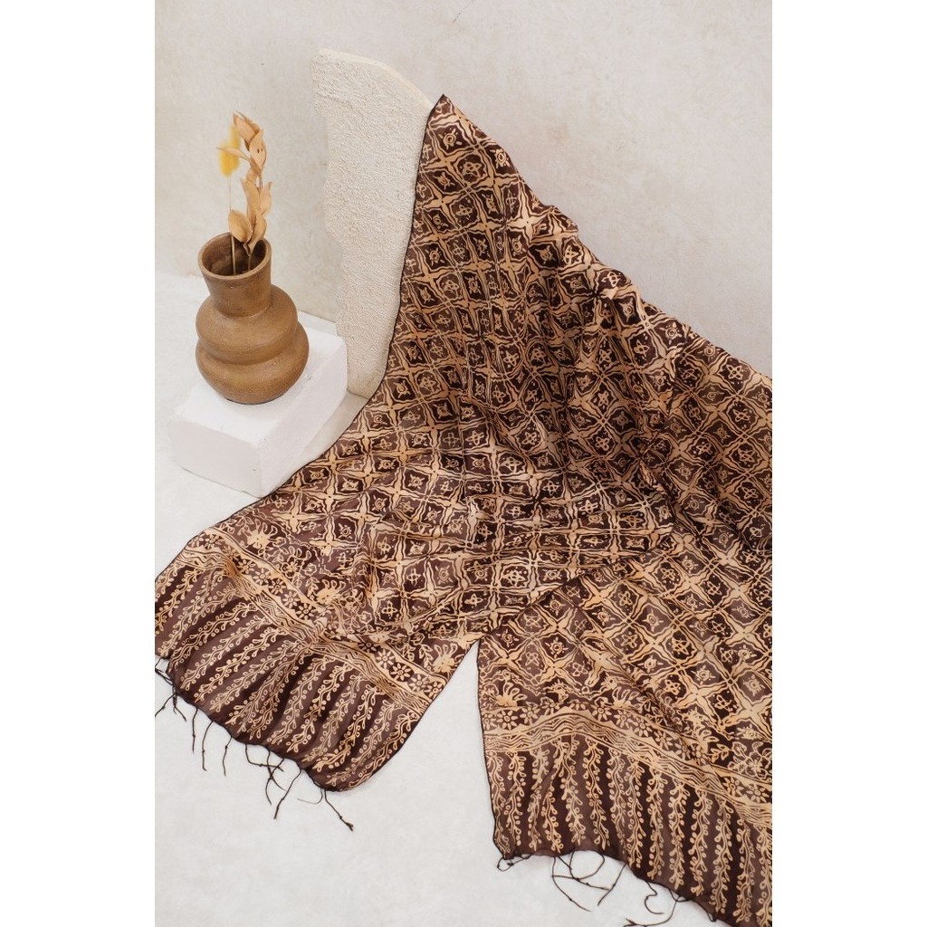 Jual BATIK RATU - Syal Batik Sutra Kotak Bintang - Brown - 45 | Shopee ...