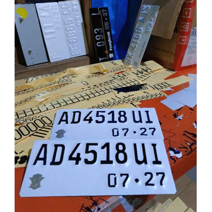 Jual plat motor baut tanam custom font terbaru / plat motor putih 1 pcs ...