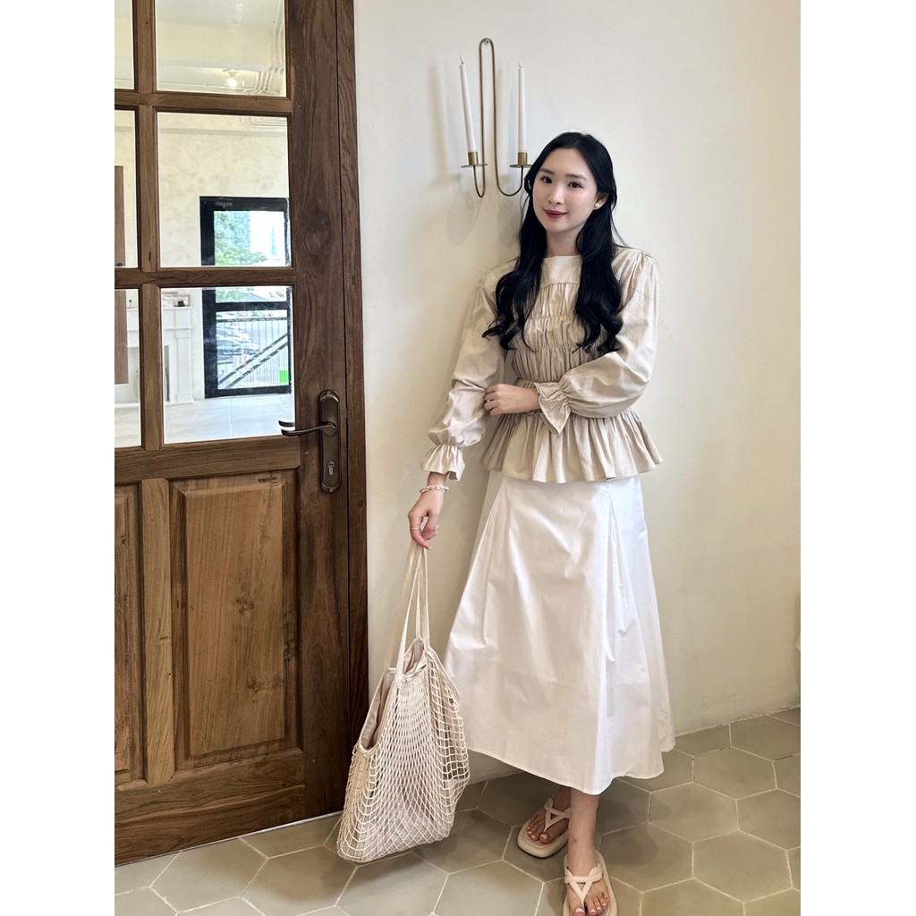 Jual YE-RIN Arin Shirred Long Sleeves Blouse (6 Colors) | Shopee Indonesia