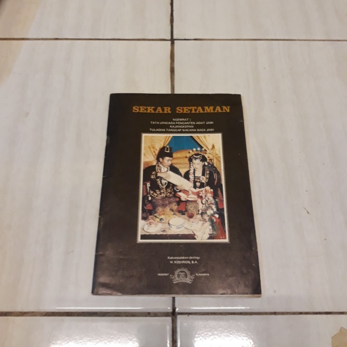 Jual SEKAR SETAMAN - NGEWRAT TATA UPACARA PENGANTEN ADAT JAWI KAJANGKEPA B4 | Shopee Indonesia