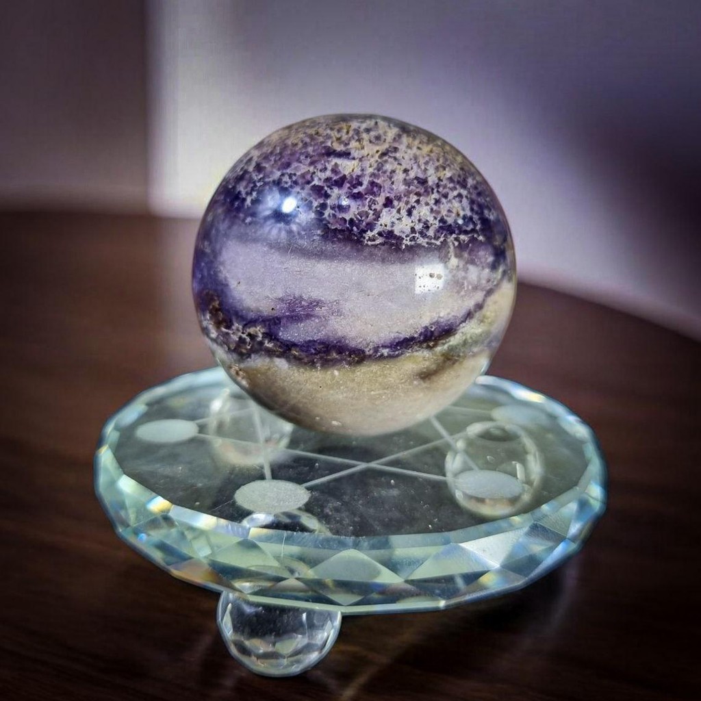 Jual Grappe agate landscape crystals motif sphere, kristal koleksi ...