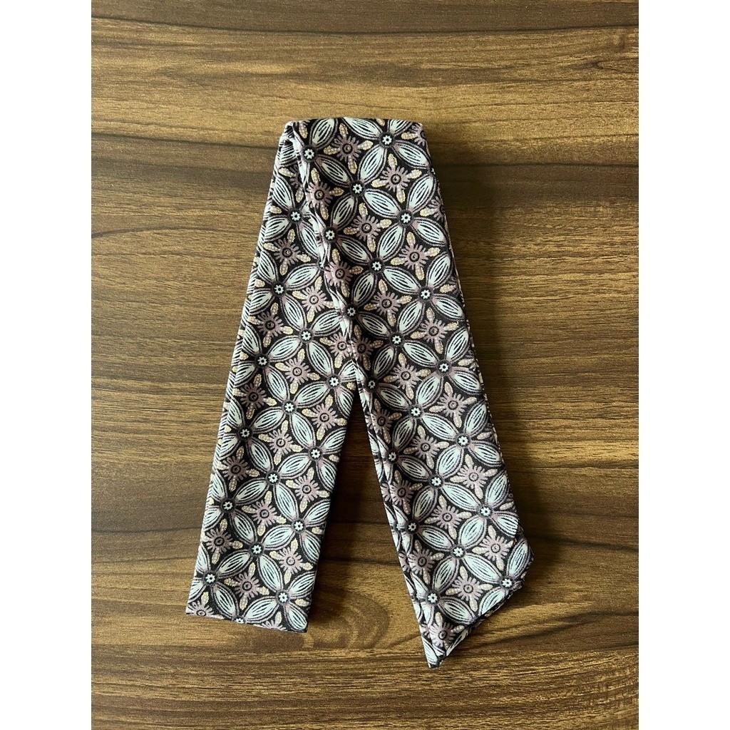 Jual BATIK RATU - Anisa in Black-Blue - Twili Pita Syal | Shopee Indonesia
