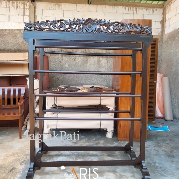 Jual gawangan kain batik 4 tongkat kayu jati ukiran Jepara,kain 110 cm ...