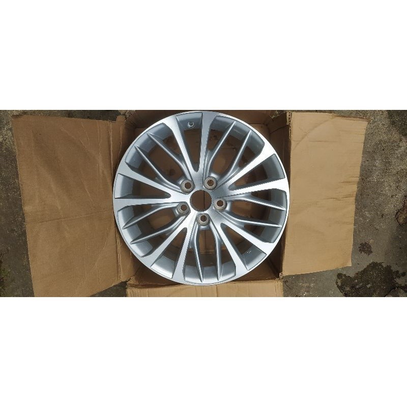 Jual Velg Original/OEM Camry Hybrid R18 | Shopee Indonesia