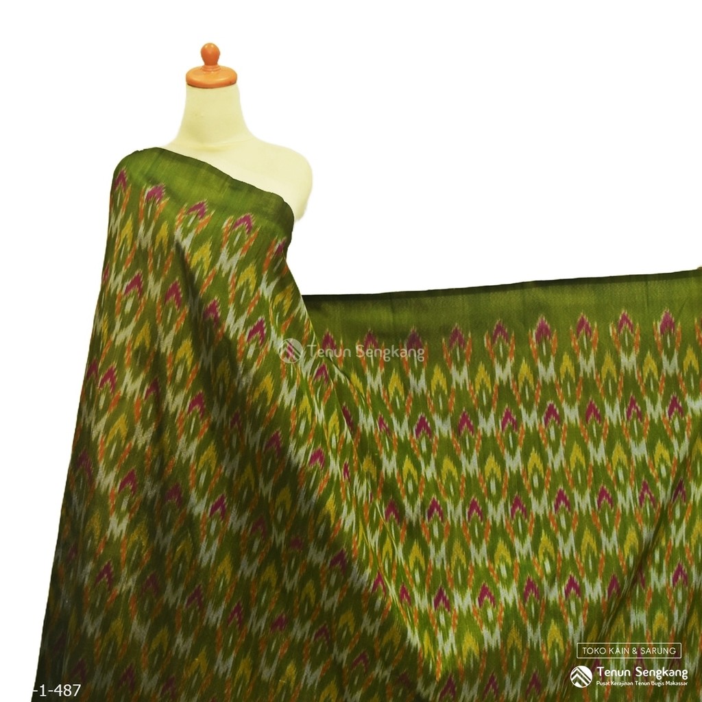Jual Kain Tenun Ikat Sutra Bugis Makassar Hijau Muda - Tenun Sengkang ...