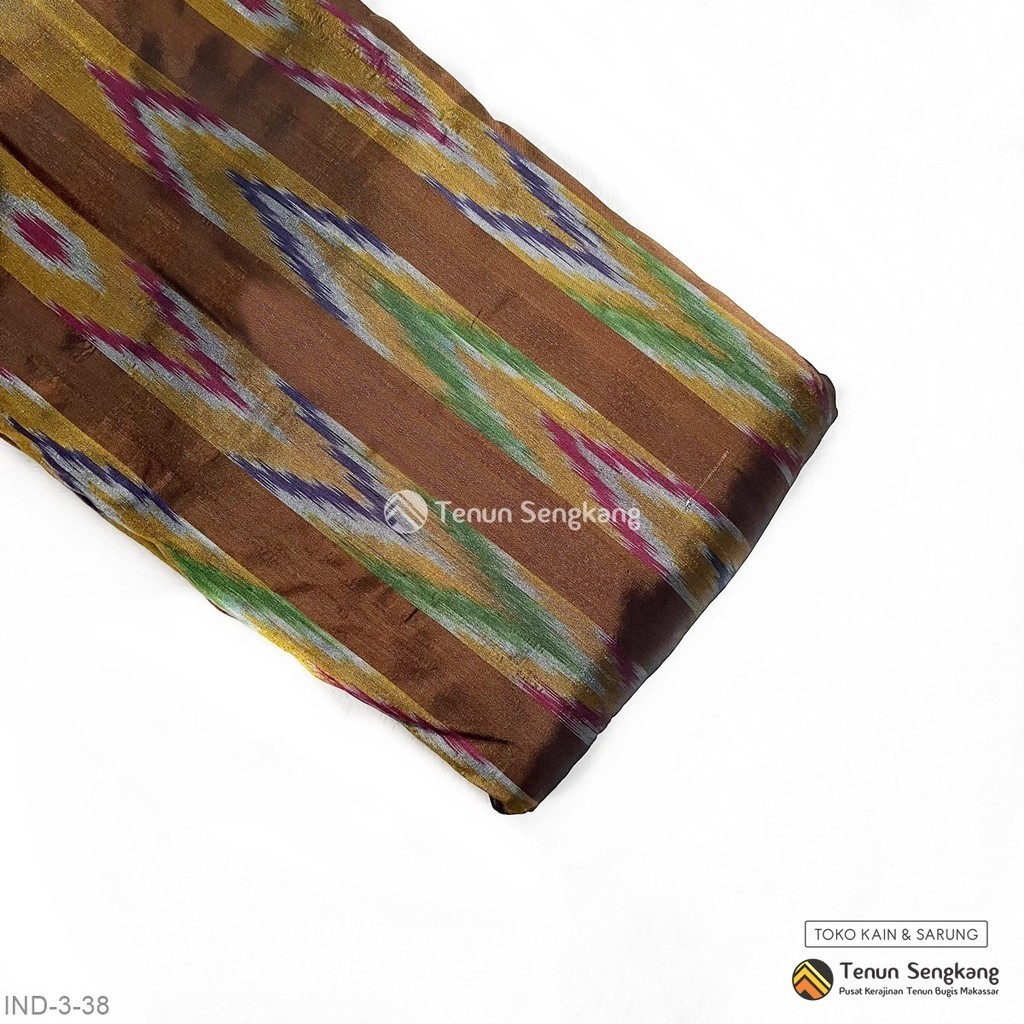 Jual Kain Tenun Bujur Ikat Sutra Bugis Makassar Gold - Tenun Sengkang ...