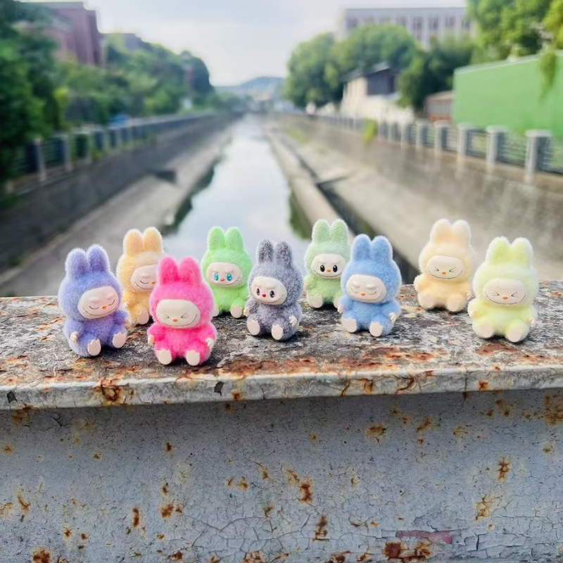 Jual Labubu Sitting Mini Labubu Ornament 3.5cm LABUBU V2 POP-MART ...