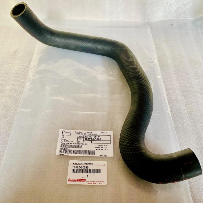 Jual Selang Radiator Bawah Toyota 16572-0C080 Inova Fortuner Hilux ...