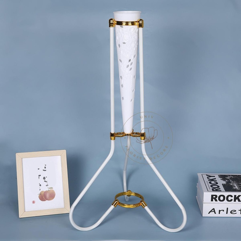 Jual POT STANDING BESI VAS BUNGA SUDUT JUMBO VAS CORONG BESI VAS ...