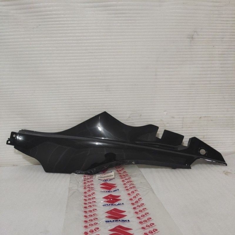 Jual COD Cover Body Kiri Suzuki Crystal Original 47211-31C00L019 ASLI ...