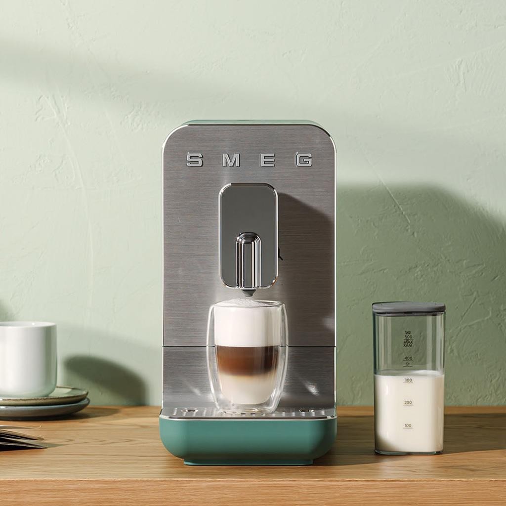 Jual SMEG BCC13 Automatic Coffee Machine with a Milk System - Mesin ...