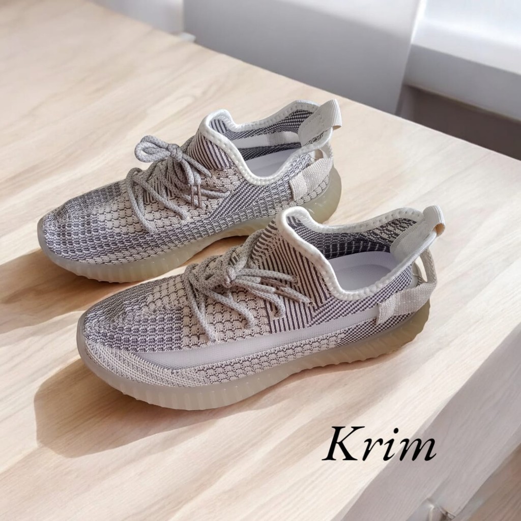 Jual Sepatu Sneaker Pria Sport( model Yezzy) | Shopee Indonesia