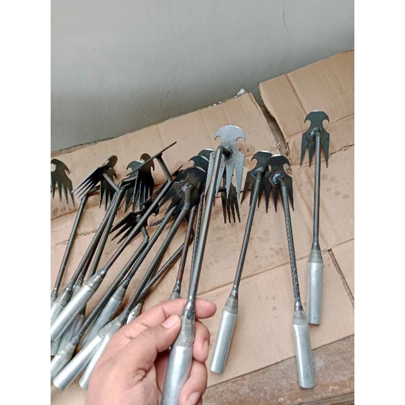 Jual Cangkul Garu Alat Penyiangan Cabut Akar Rumput Tanaman Liar ...
