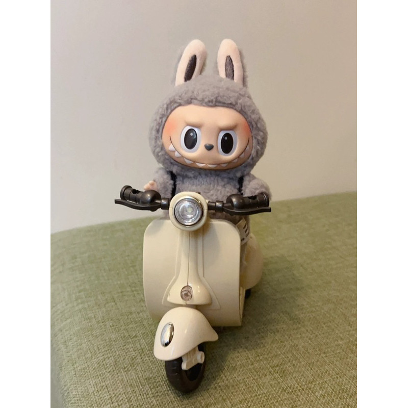 Jual Joyful Ready Labubu Vespa Cream / Vespa Boneka Labubu Warna ...
