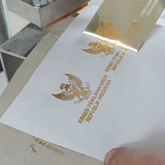 Jual 2 Mesin Emboss 2 Plat 4 Foil gold 6×110 Digital Analog Logo Garuda ...