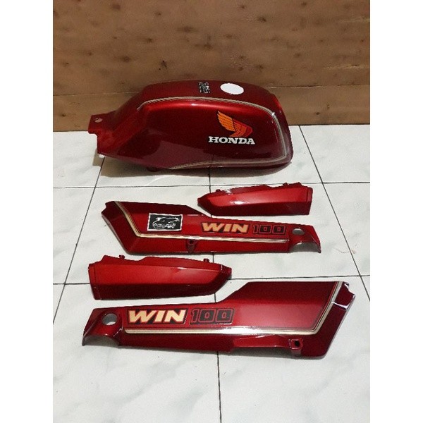 Jual Tangki Win 100 Win Set Cover Body Kanan Kiri dan Striping warna ...