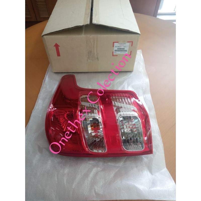Jual Lampu belakang Kanan All new triton Original Mitsubishi 8330A944 ...