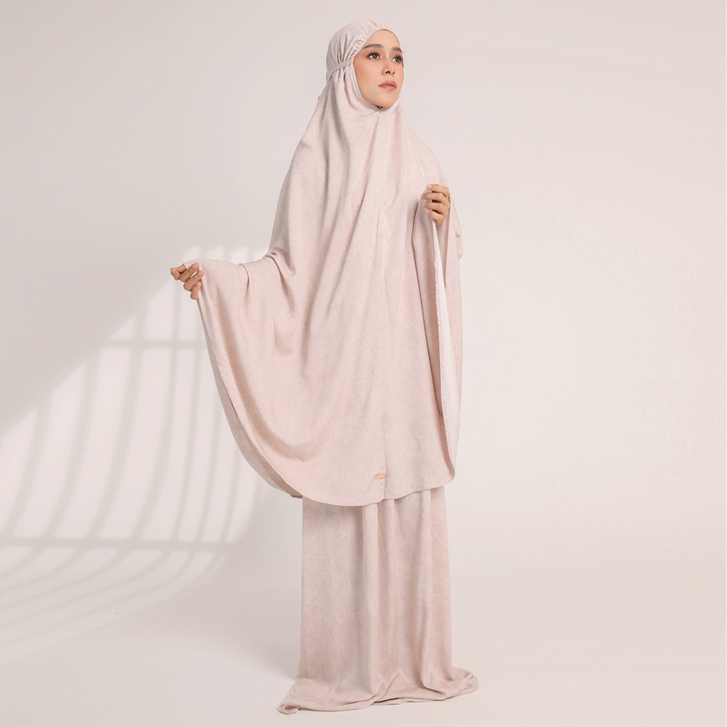 Jual Lozy Hijab - Kejora Prayer Set (Mukena Motif Rayon 2in1 Lozy x Lesti Kejora) | Shopee Indonesia