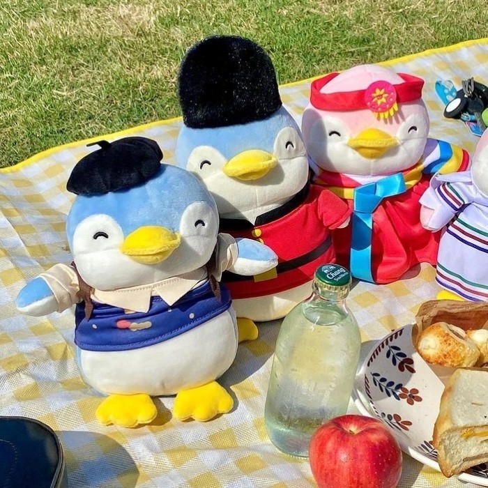 Jual MINISO City The world Series Plush Toy - Boneka Penguin Lucu ...