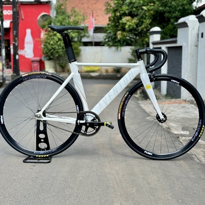 Jual Fullbike Aventon Mataro 2018 Fixie Fixed Gear Single Speed ...