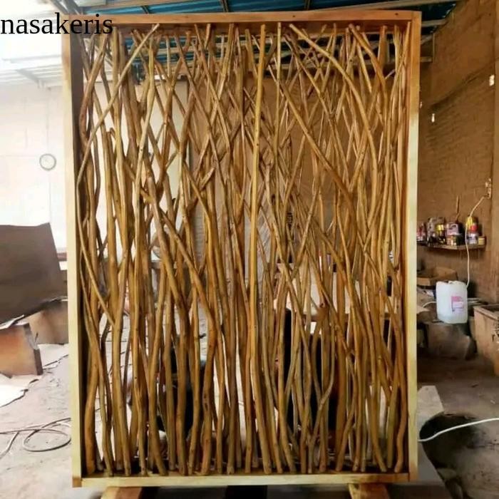 Jual Partisi atau Pembatas Ruangan Unik Ranting Kayu Jati Custom Bapak ...