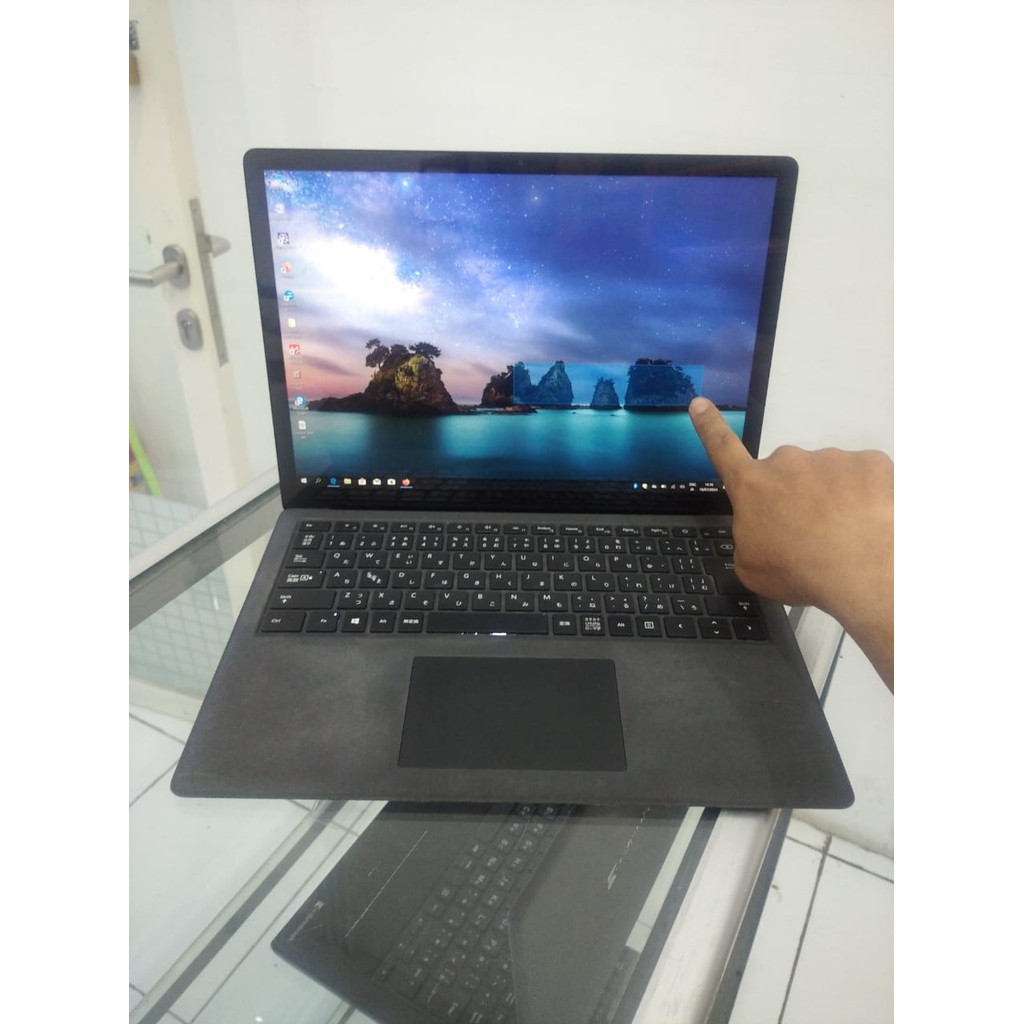 Jual Microsoft Surface ram 8GB core i7 gen8 ssd 256 black slim ...