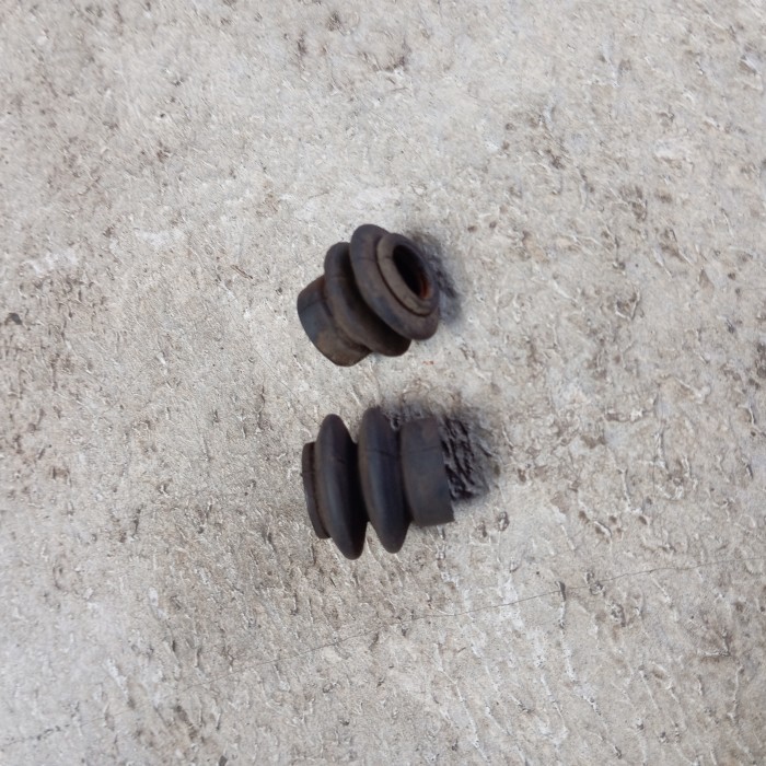 Jual karet boot baut kaliper caliper rem roda belakang Nissan xtrail ...