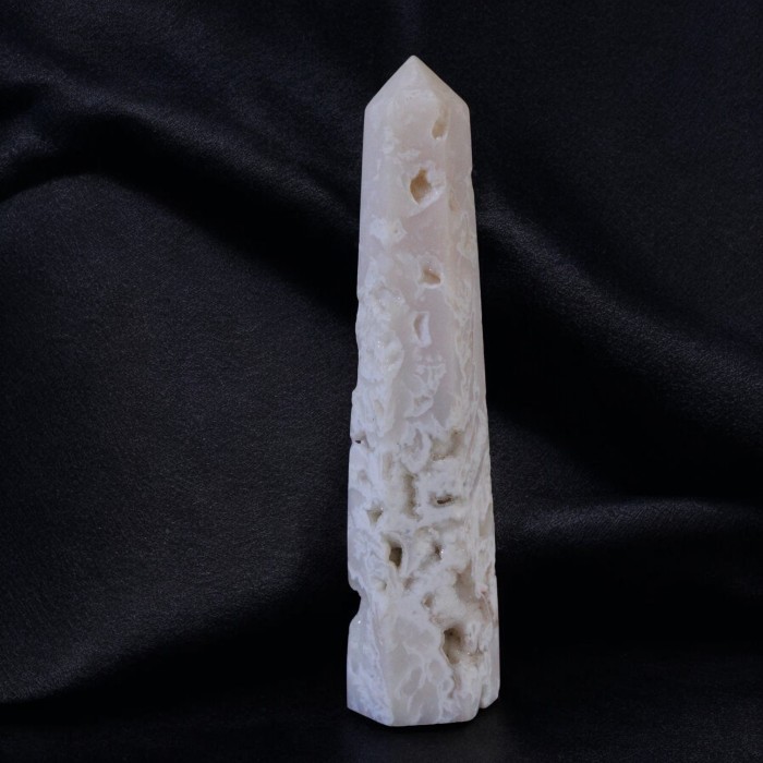 Jual Natural White plume agate tower original form indonesia 197g ...