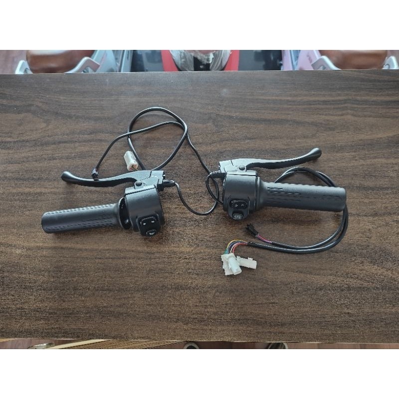 Jual Handle Gas Sepeda Listrik Uwinfly M60 / D7D / R7S baru / D8D | Shopee Indonesia