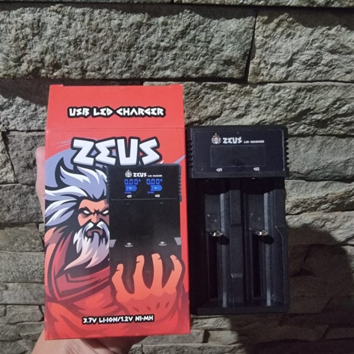 Jual ZEUS CHARGER LCD FAST CHARGING TYPE C 2 SLOT ORIGINAL by ZEUS | Shopee Indonesia