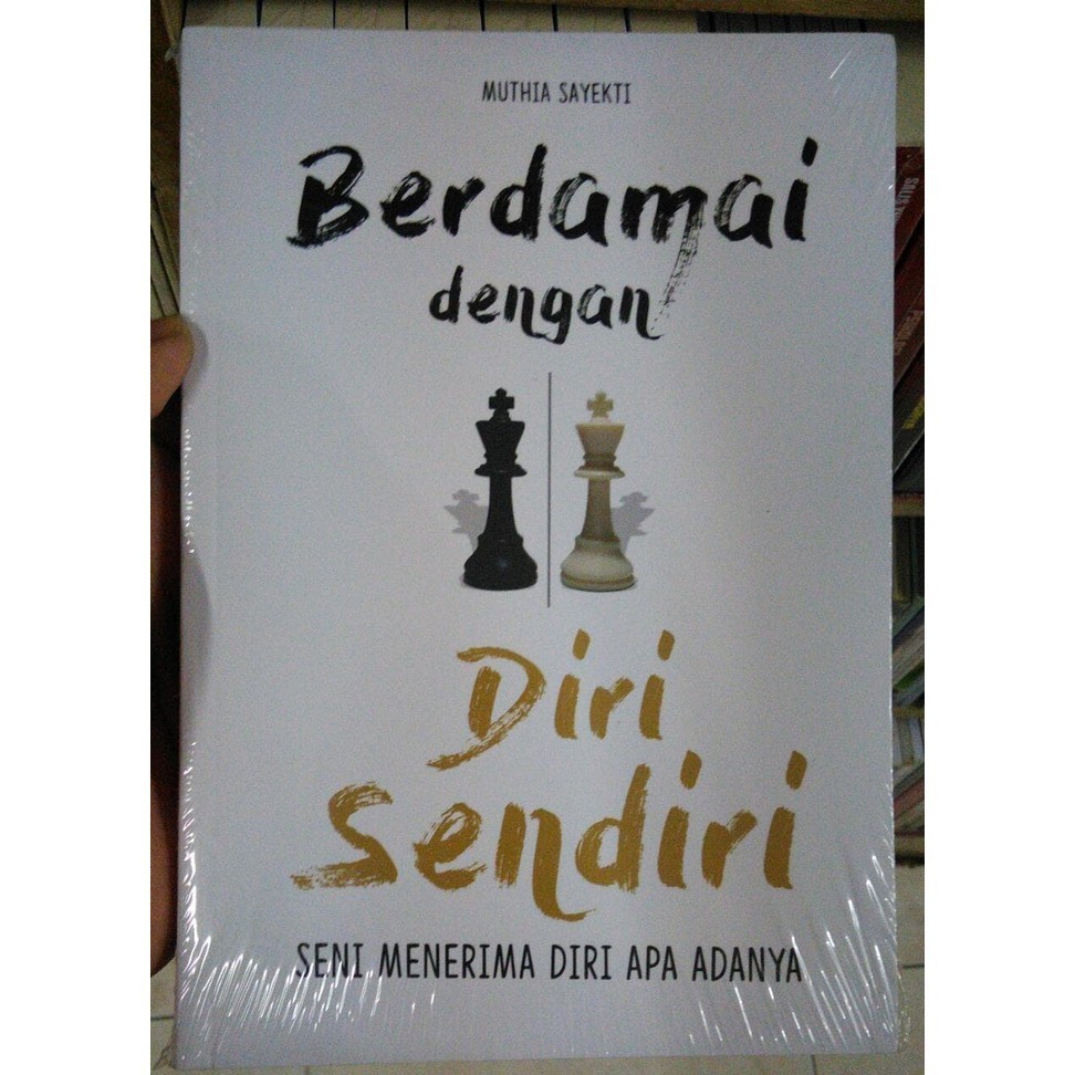 Jual Buku - BERDAMAI DENGAN DIRI SENDIRI by Muthia Sayekti - Bona_books [RUANG NOVEL] | Shopee ...