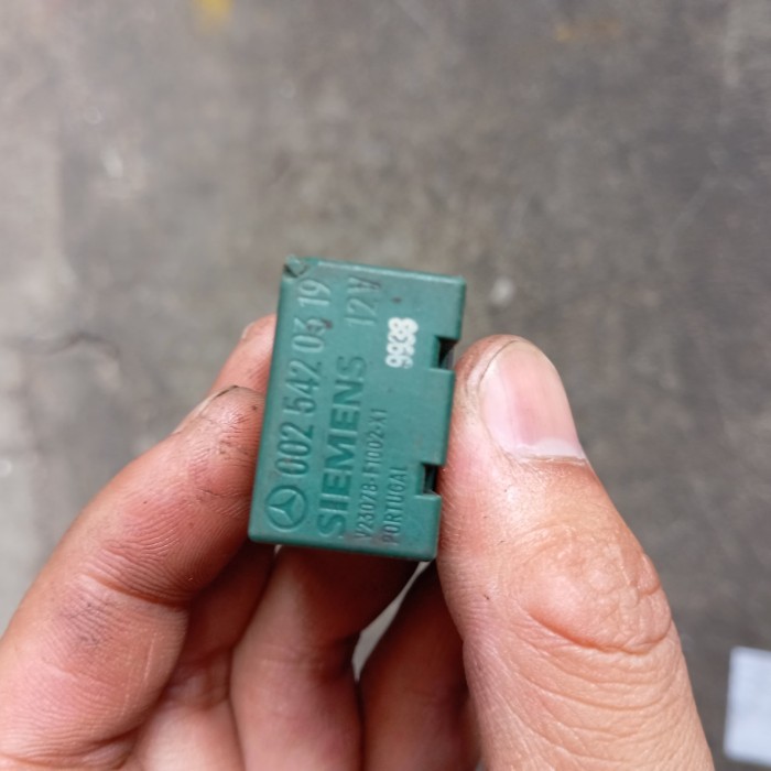 Jual RELAY Hijau kaki 6 0025420319 SIEMENS ORI MERCEDES-BENZ MERCY A140 ...