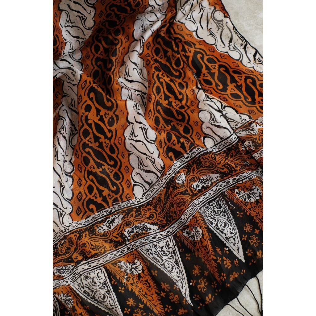 Jual BATIK RATU - Syal Batik Sutra Parang Rusak - Brown - 45 | Shopee ...