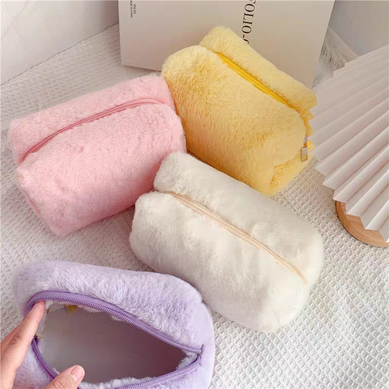 Jual GS Fluffy Luxe Pouch: Pouch Kosmetik Bulu Halus Premium, Kotak ...
