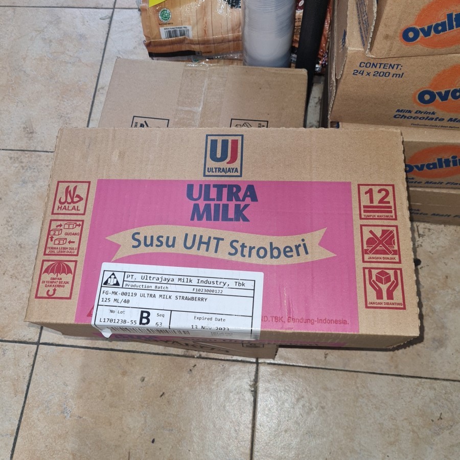 Jual Susu Ultra Strawberry 125 ml 1 Dus | Shopee Indonesia