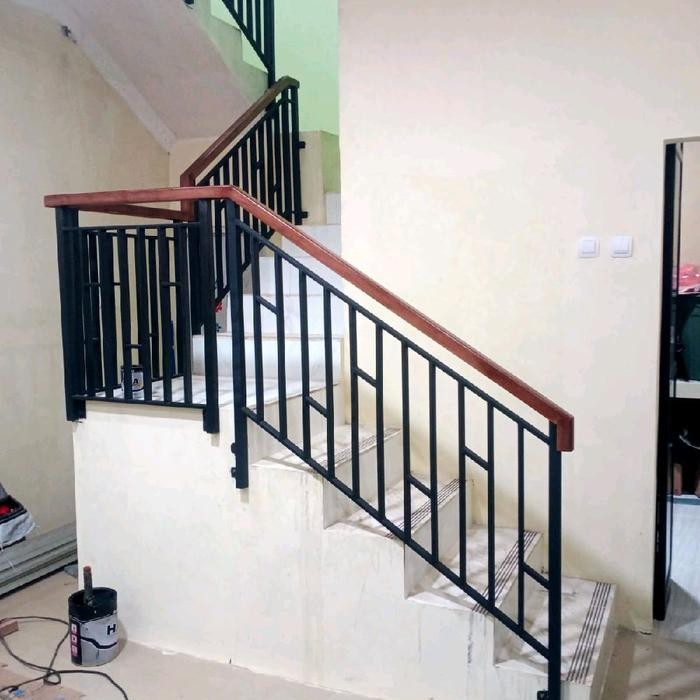 Jual Railing Tangga Balkon handle besi dan kayu Set Minimalis - Handle ...