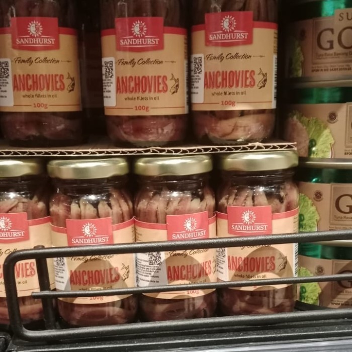 Jual Sandhurst anchovies whole fillets in oil anchovy 100gr | Shopee ...