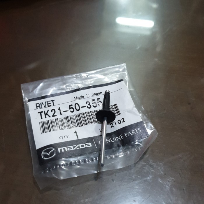 Jual Paku Rivet Hitam Bumper Depan Mazda CX3 CX5 TK2150355 Part ...