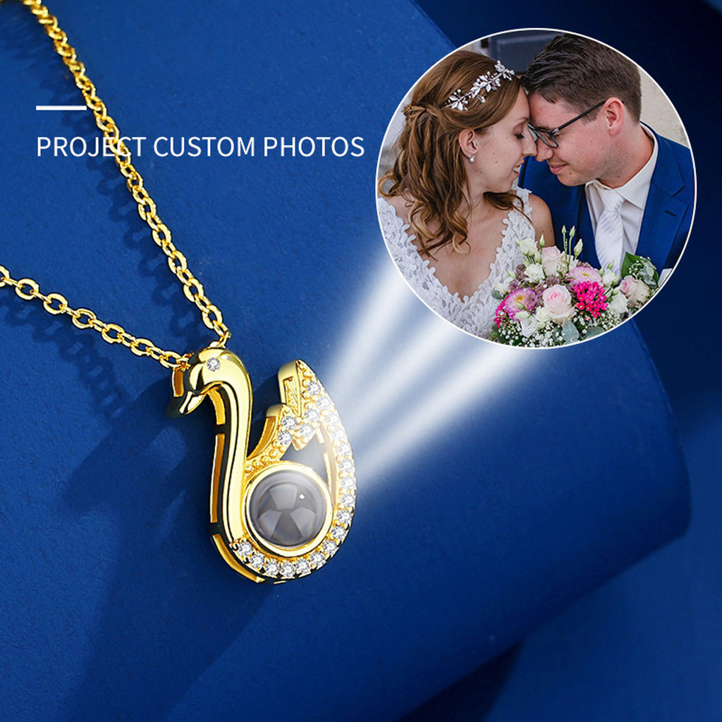 Jual ORINTHIA Kalung Proyeksi Foto Custom Angsa Simbol Kebangsawanan ...