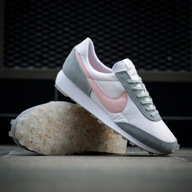 Jual Sepatu N*ke Daybreak Wmns Grey Peach Sol Clear Original - Sepatu N ...