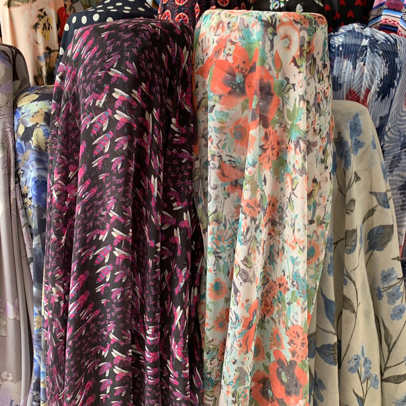 Jual kain - kain bahan motif - kain chiffon light motif bunga - kain ...
