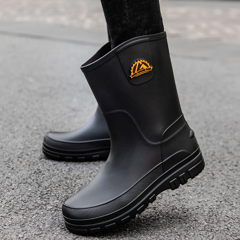 Jual Versi Korea Bahan PVC Tabung Tengah Tahan Air Sepatu Boots Pria ...