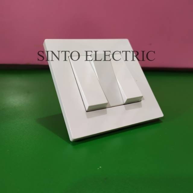 Jual BOSS Saklar 3 Gang 1 Way B1033 Saklar Triple 1 Arah B1000 | Shopee ...