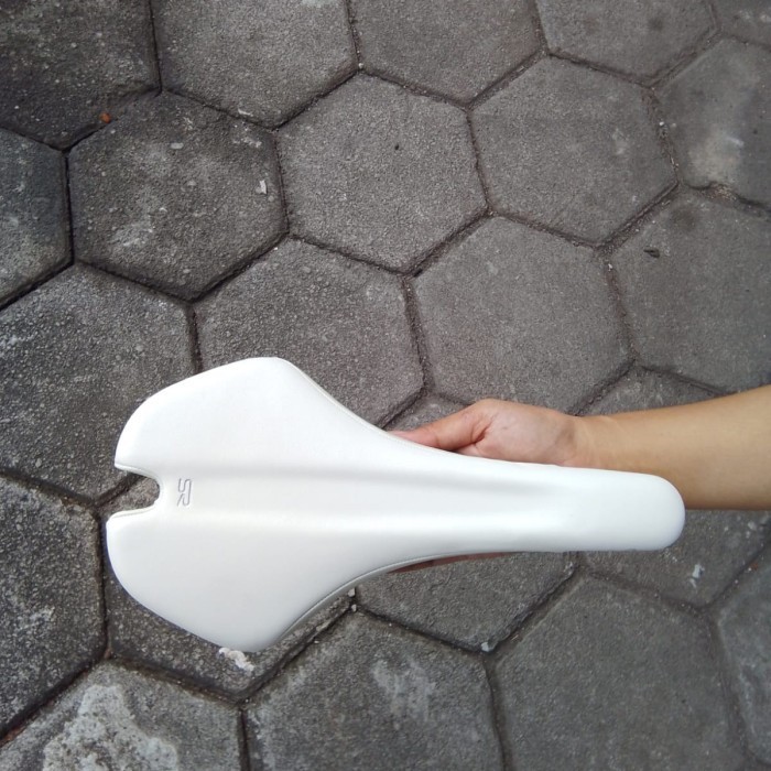 Jual SADDLE SEPEDA PUTIH KULIT SELLE ROYAL SETA WHITE MTB ROADBIKE SELI ...