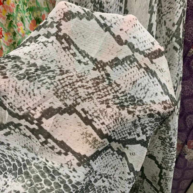 Jual Kain Sifon Yoryu Motif snake Skin - kain Chiffon Yoryu motif ... Jual Kain Sifon Yoryu Motif snake Skin - kain Chiffon Yoryu motif ...
