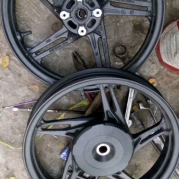Jual velg racing belakang beat street beat fi new esp original copotan ...